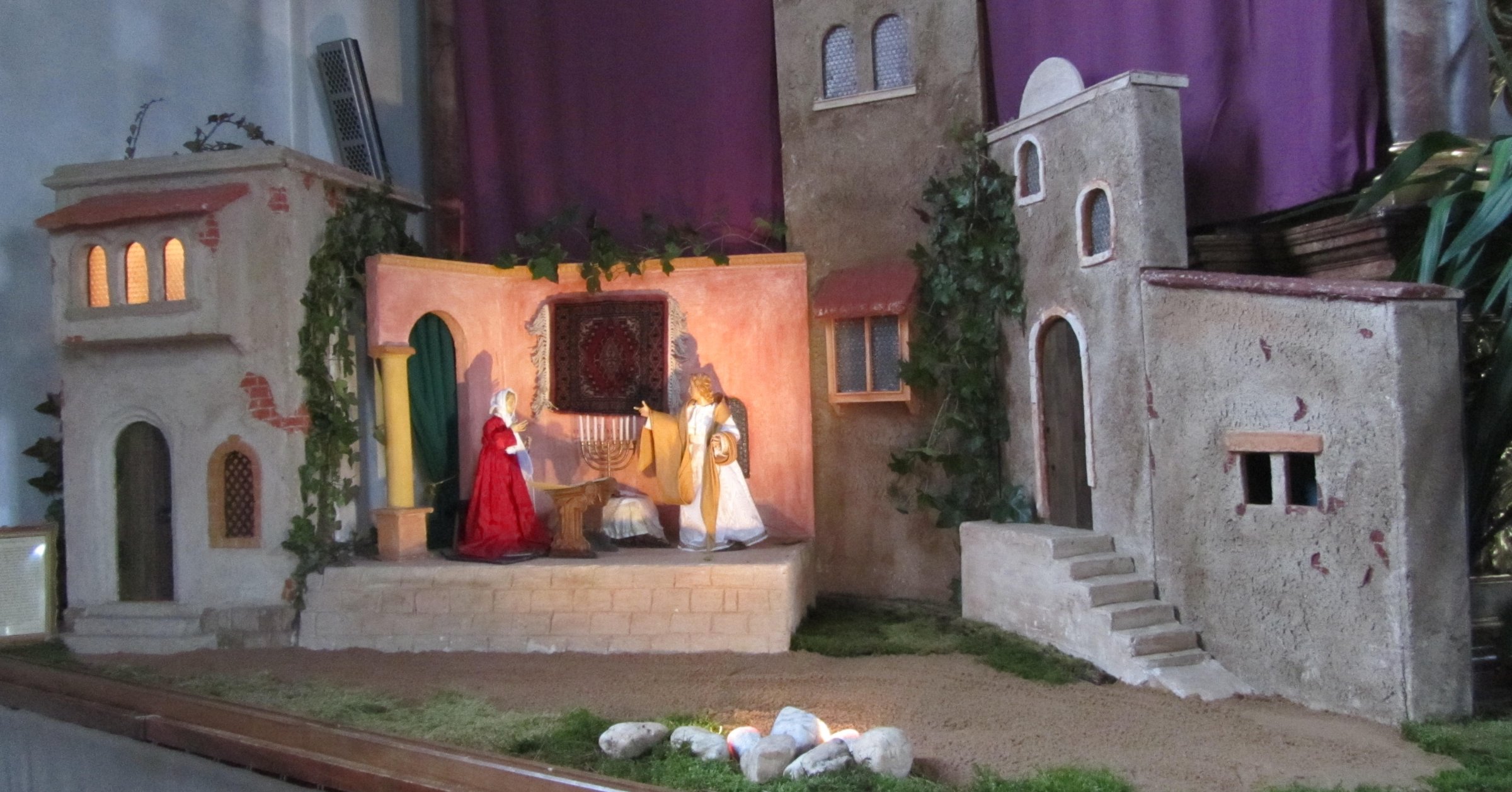 Pfarrkirche St. Vitus - Burgebracher Weihnachtskrippe - Maria Verkündigung