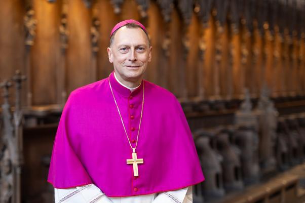 Herwig Gössl wird als neuer Erzbischof feierlich ins Amt eingeführt